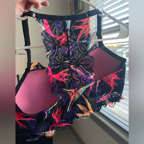 PINK Victoria's Secret | Intimates & Sleepwear | Vs Pink Racer Back Bra ...